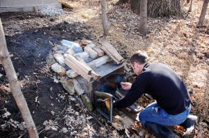 Cum se face o afumatoare in mod corect. Afumarea la rece - IdeiPractice.ro